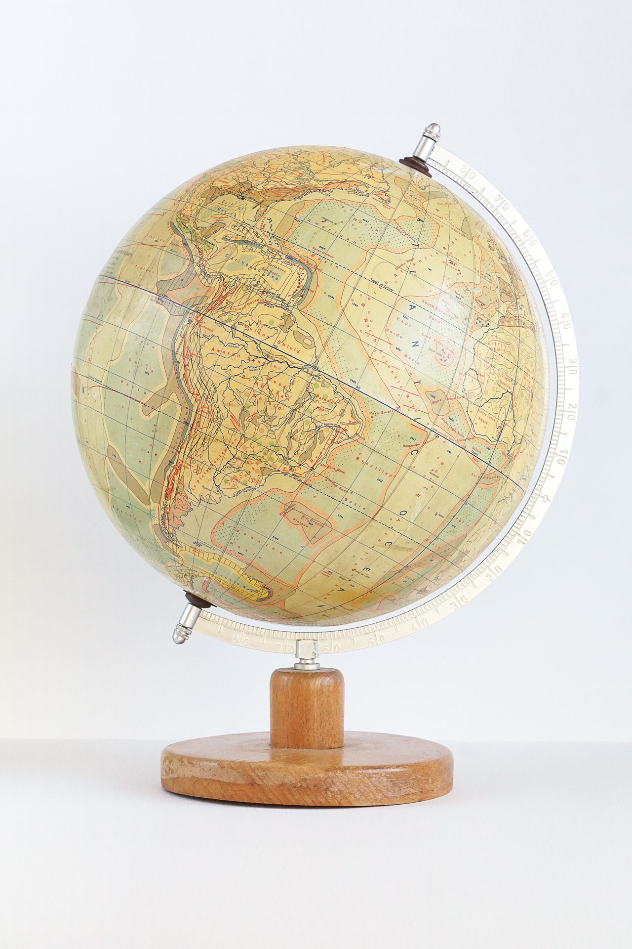 Tectonic Globe of the Earth, 1972