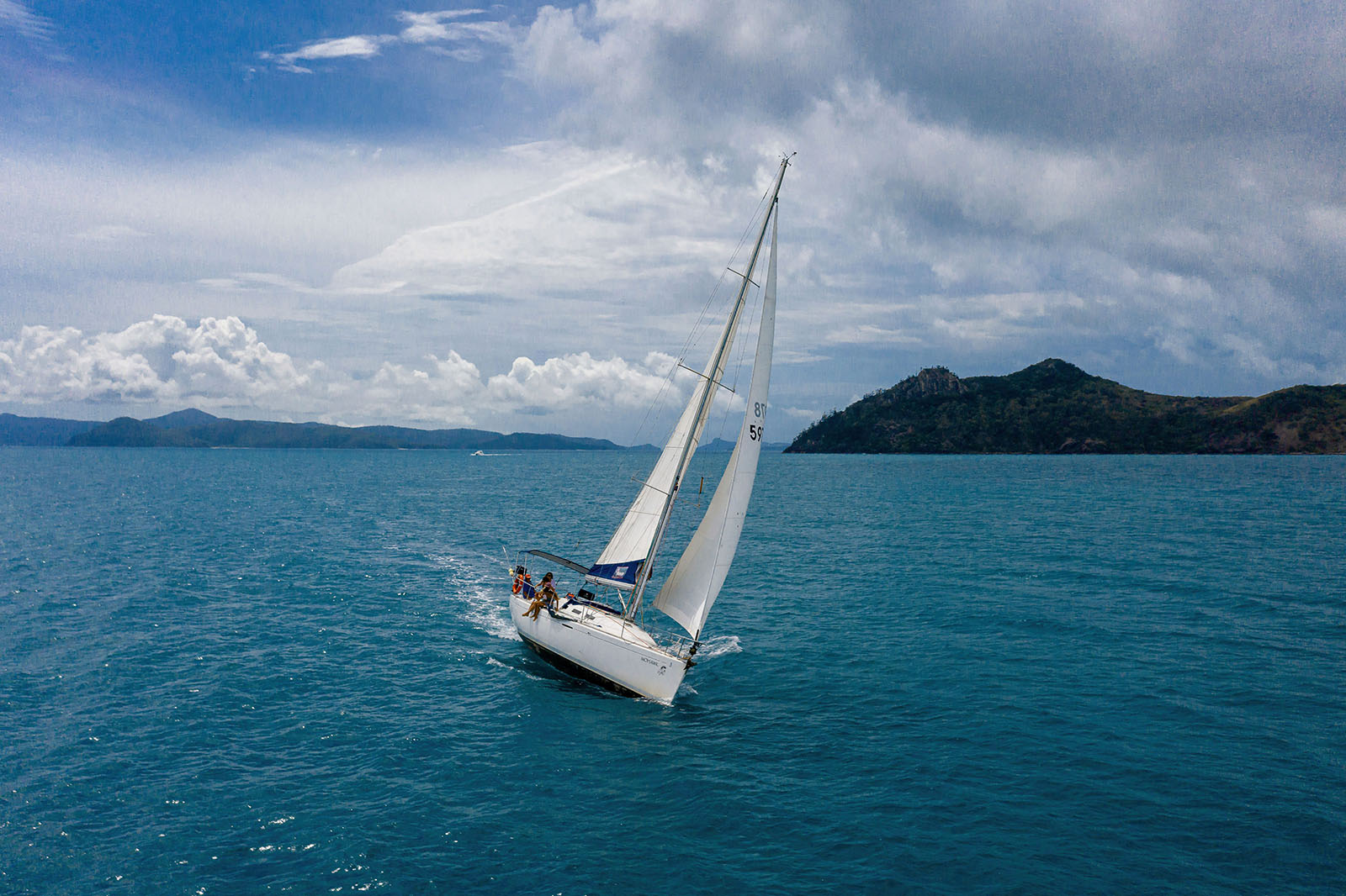 Mainstay Sailing, Whitsundays, Australia. RYA Accredited Sailing Courses