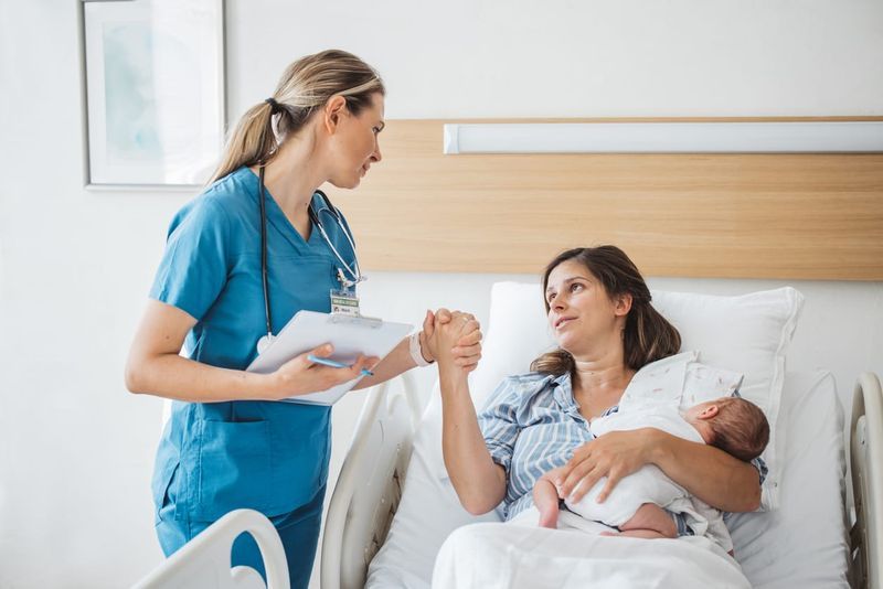 How to Become a Labor and Delivery Nurse (with Steps)