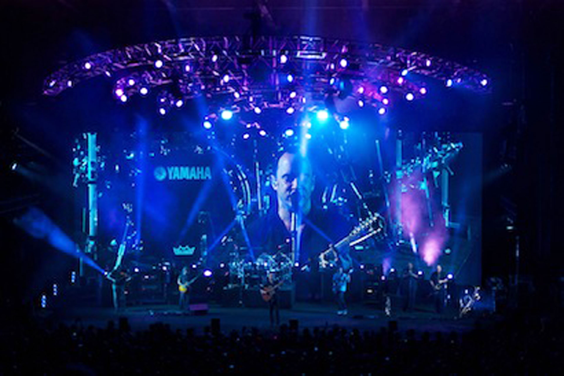 NEP SCREENWORKS DISPLAYS FOR DAVE MATTHEWS