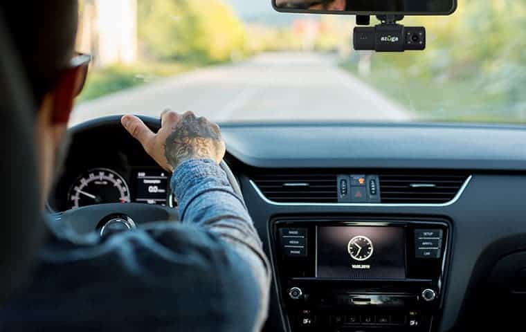 Artificial Intelligence Dash cams for Small Fleets | Azuga