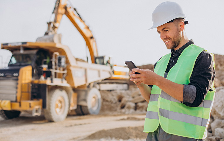 Construction Fleet Tracking: Pros & Cons | Azuga
