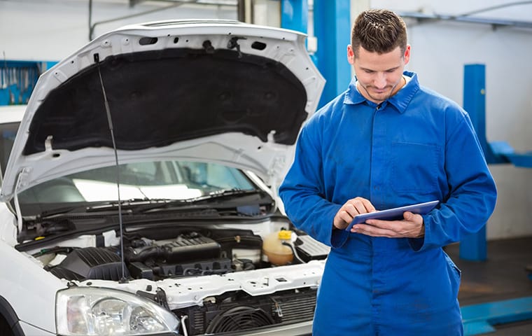 How to Use Fleet Data for Fleet Vehicle Maintenance | Azuga