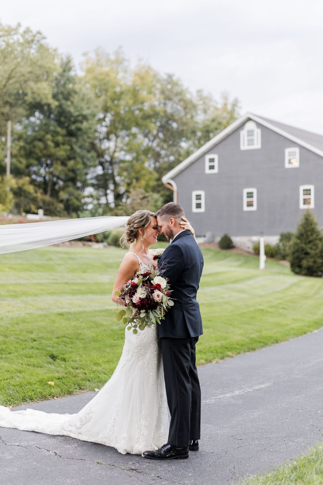 Christin & Nate's Dreamy Pennsylvania Barn Wedding