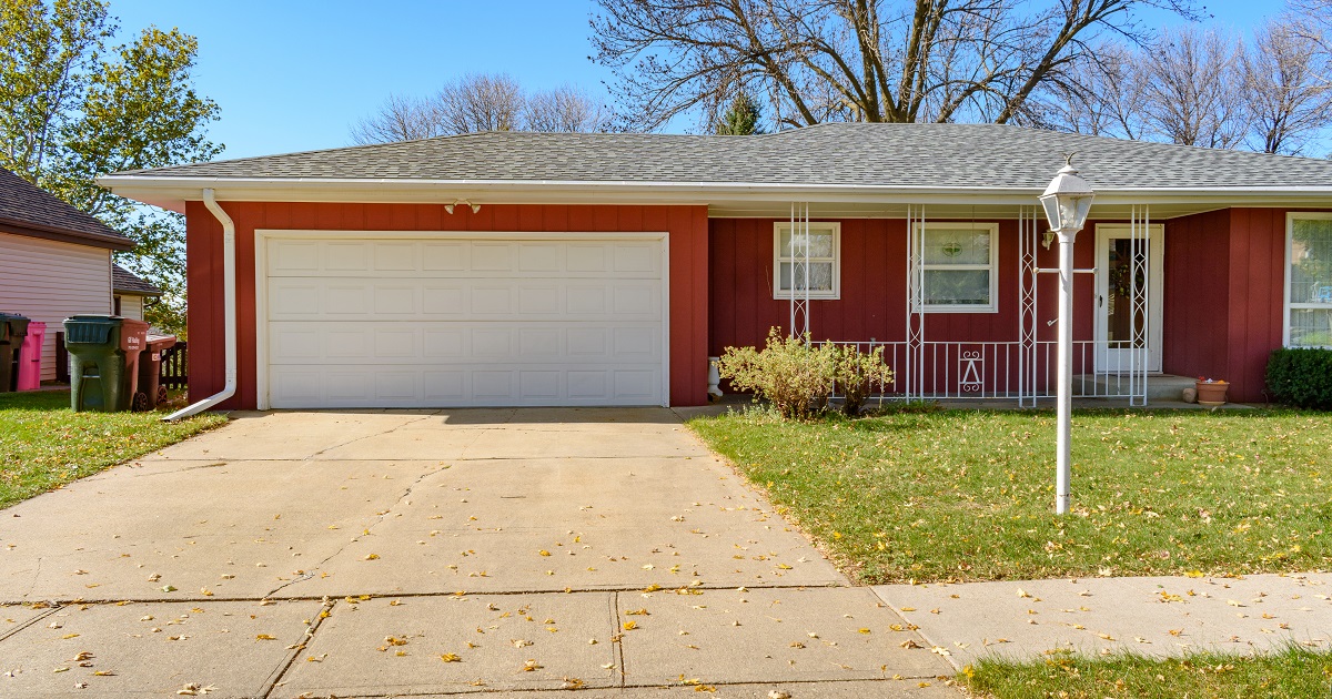 Deanna Dikeman: Leaving and Waving | Mai Manó House