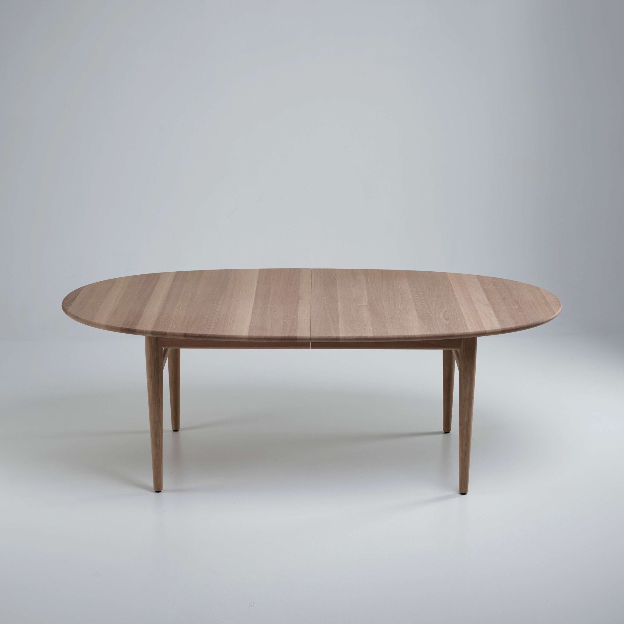 Oya Dining Table | Eikund | Habachy Designs