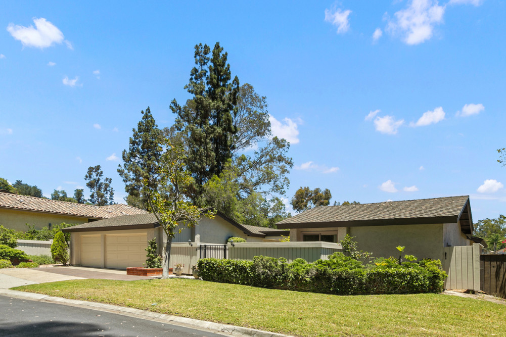 2 Lake Helix Dr Is A Single Family Property Sold By Bryan Devore