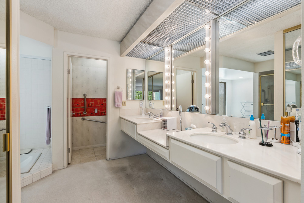 2 Lake Helix Dr Is A Single Family Property Sold By Bryan Devore