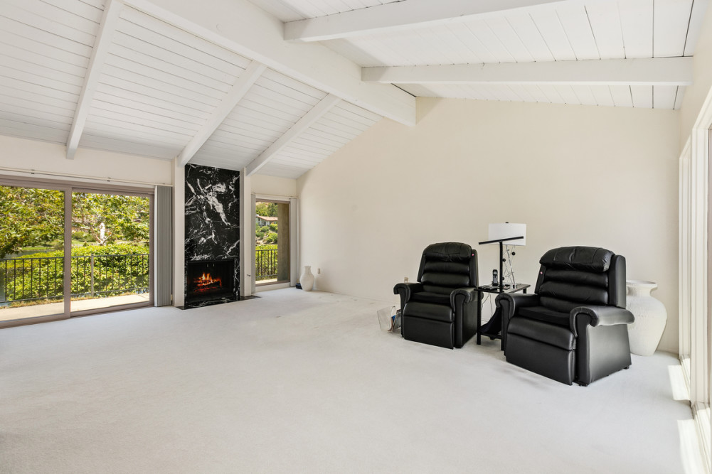 2 Lake Helix Dr Is A Single Family Property Sold By Bryan Devore