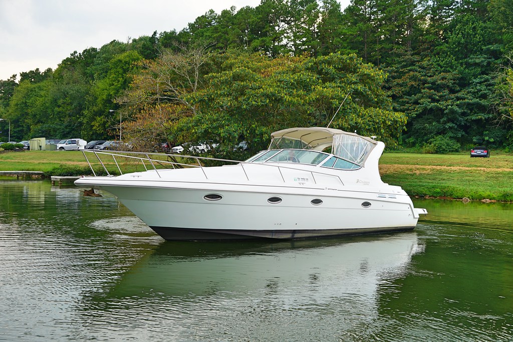Cruisers 3375 Express | Harbortowne Marine | Full Service Marine Brokerage