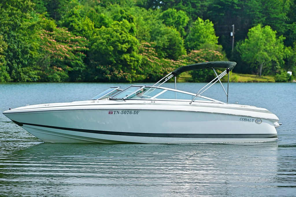Cobalt 226 | Harbortowne Marine | Full Service Marine Brokerage