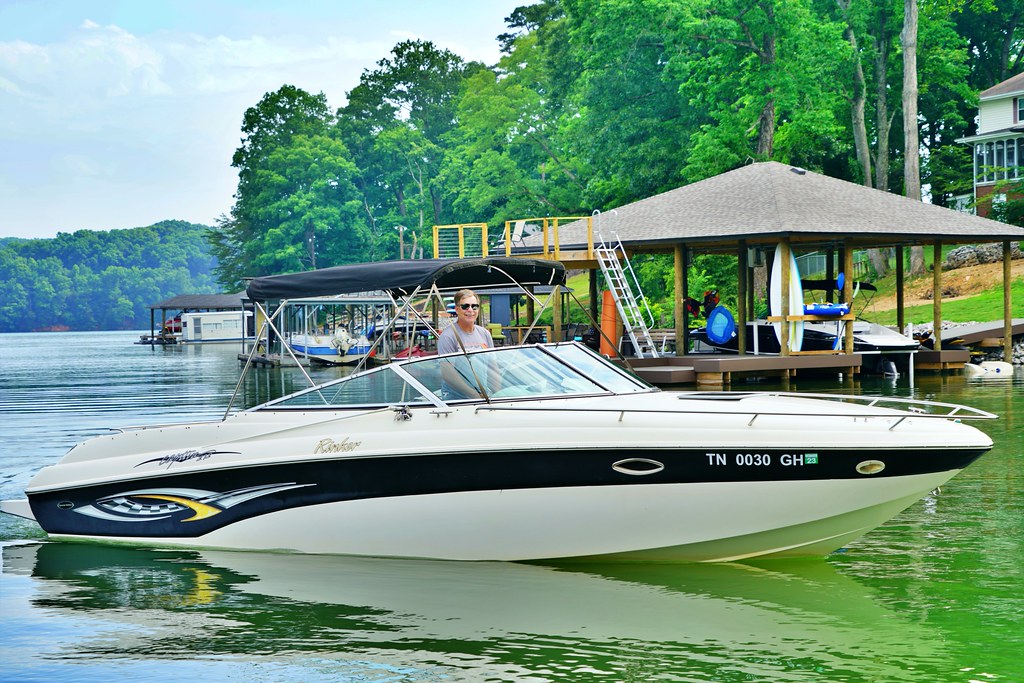 Rinker 272 Captiva Cuddy | Harbortowne Marine | Full Service Marine ...