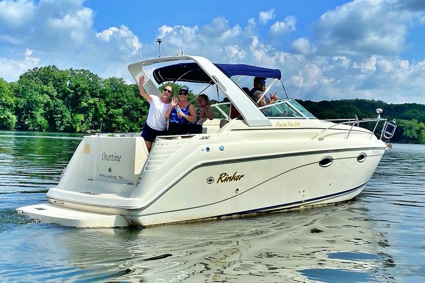 Rinker 270 Fiesta Vee | Harbortowne Marine | Full Service Marine Brokerage