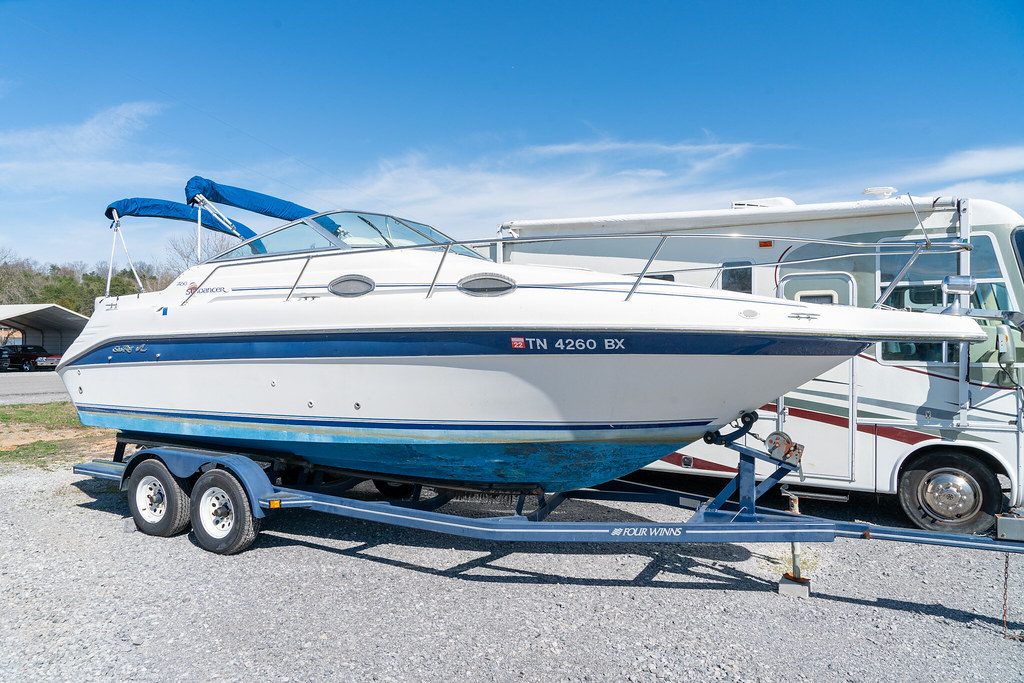 Sea Ray 250 Sundancer | Harbortowne Marine | Full Service Marine Brokerage