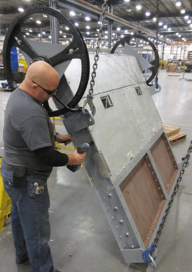 Titan Slide Gate (TSG) Handling Steel Additives | Vortex