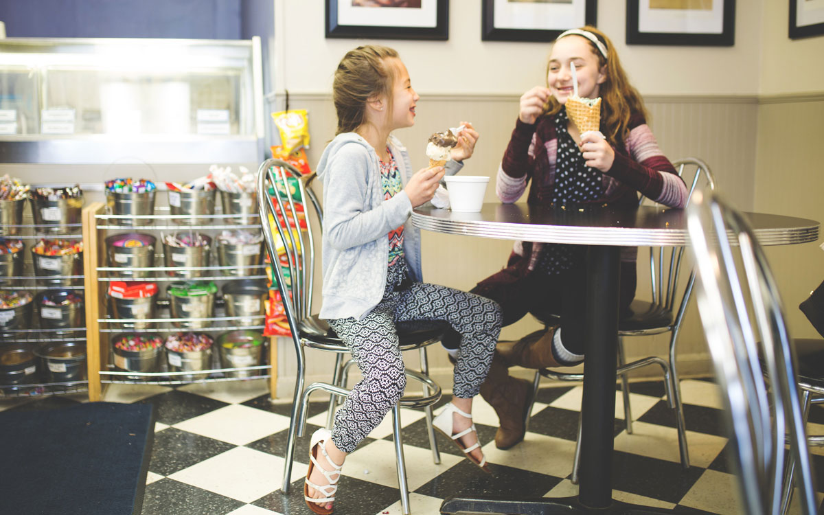 9 Fantastic Spots in Pittsburgh to Grab Fun, Kid-Friendly Food