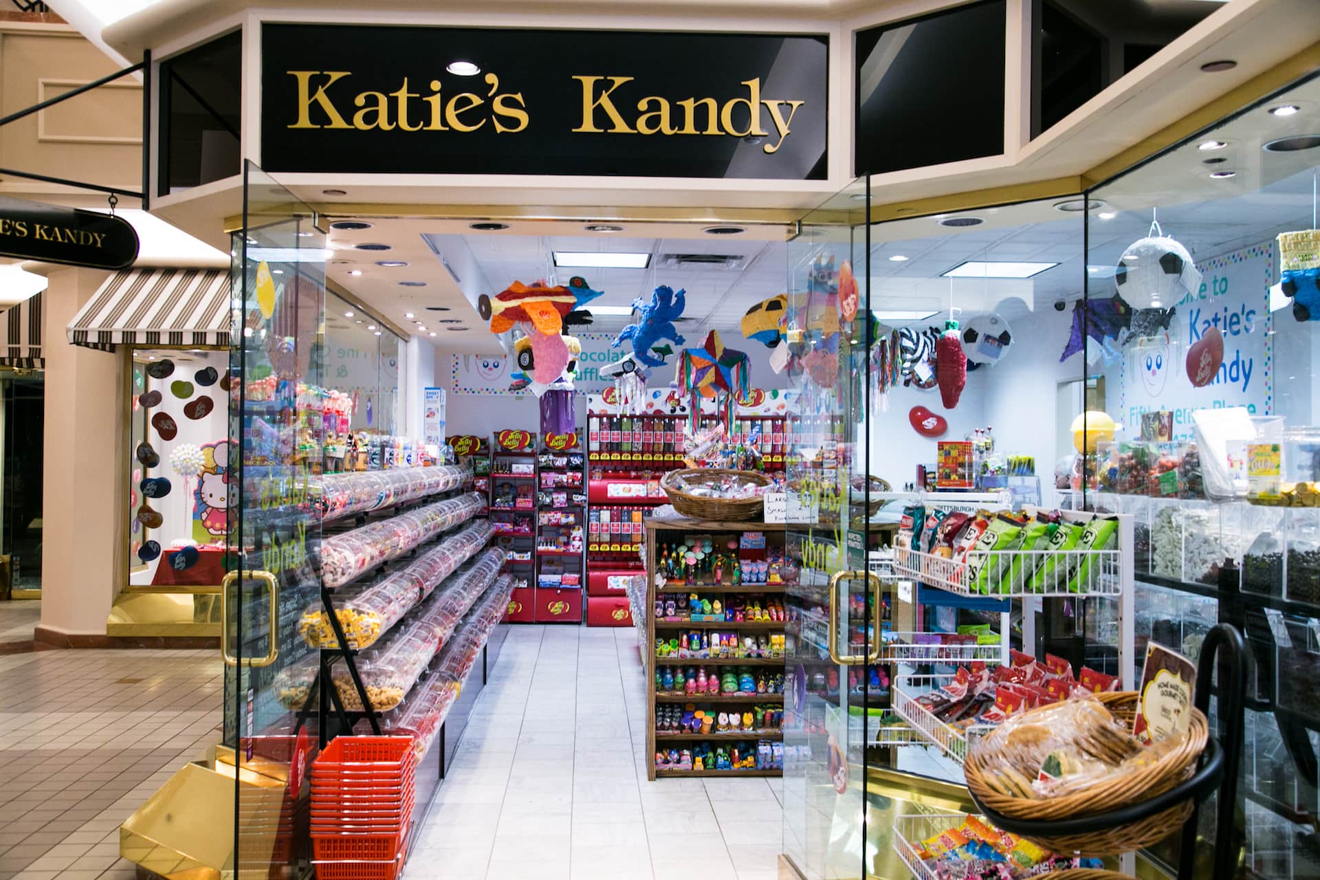 9 Fantastic Spots in Pittsburgh to Grab Fun, Kid-Friendly Food