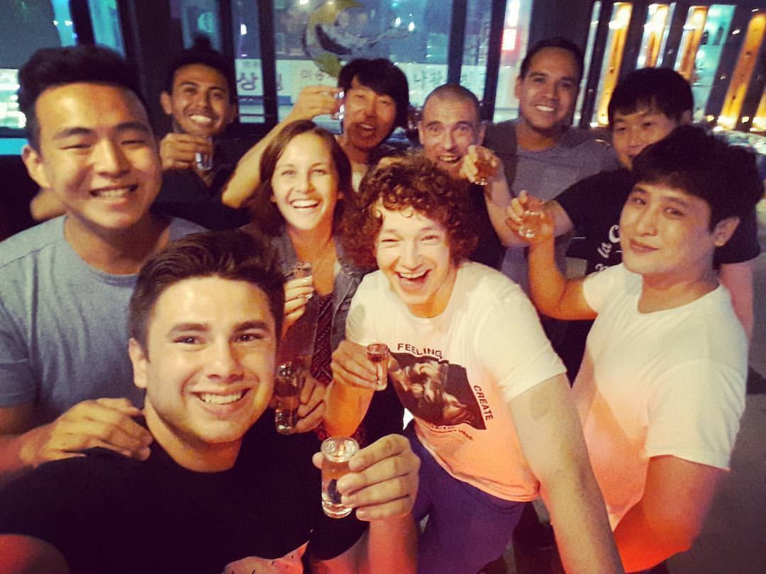 8 Tips to Make Friends Abroad - A Way Abroad