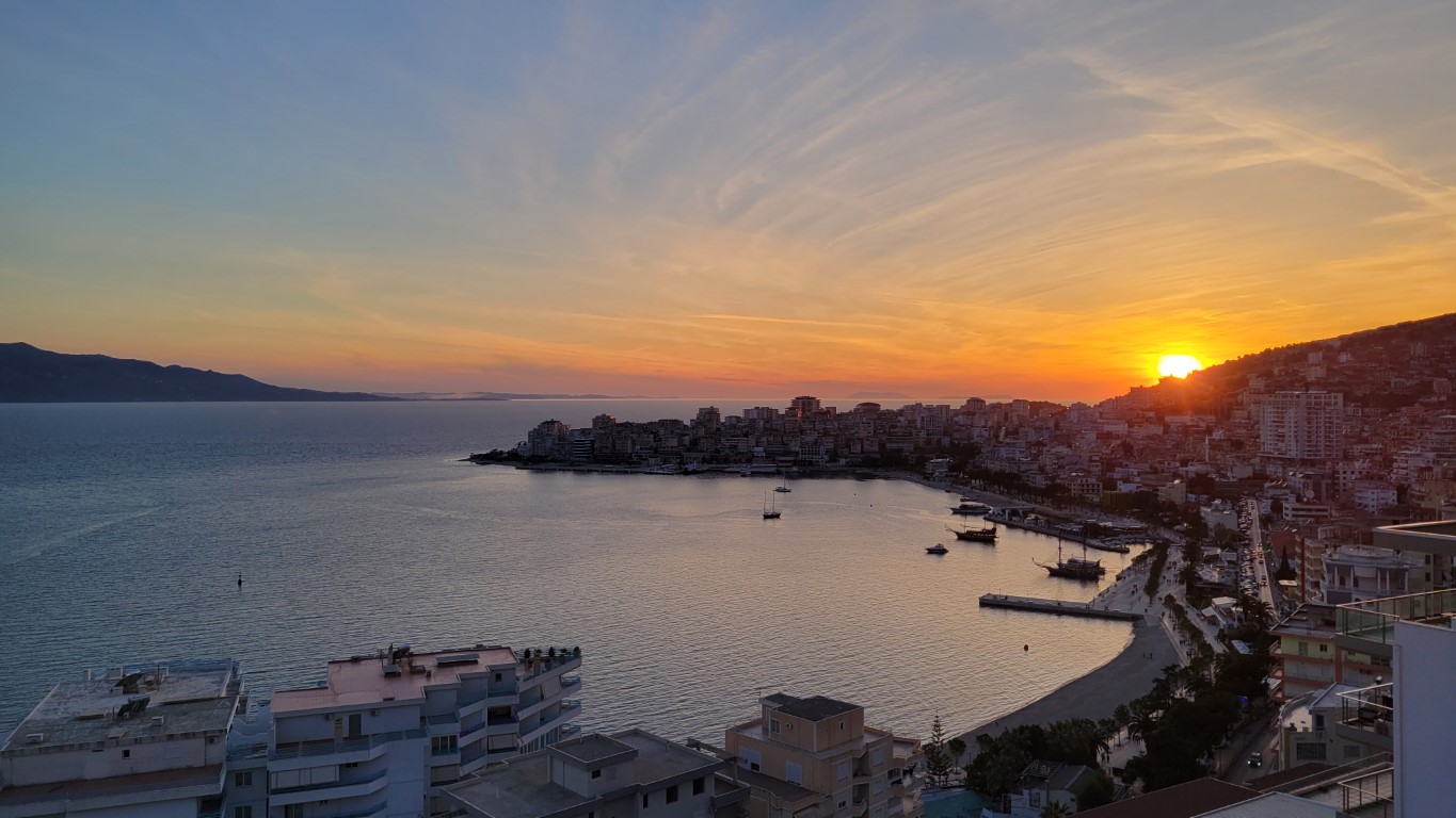 5 Big Tips to Settle in Abroad - A Way Abroad