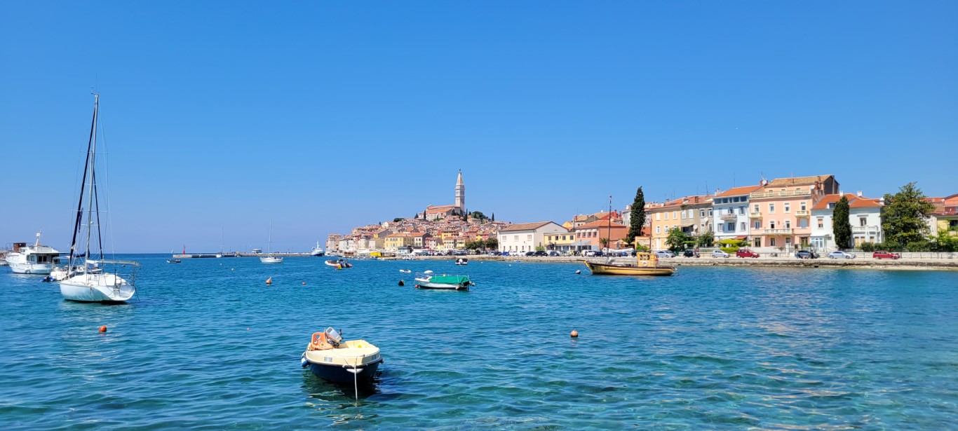 9 Things to Consider When Moving to Another Country - A Way Abroad