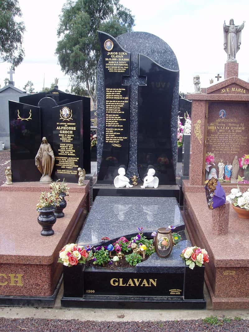 Single Cemetery Monuments in Melbourne