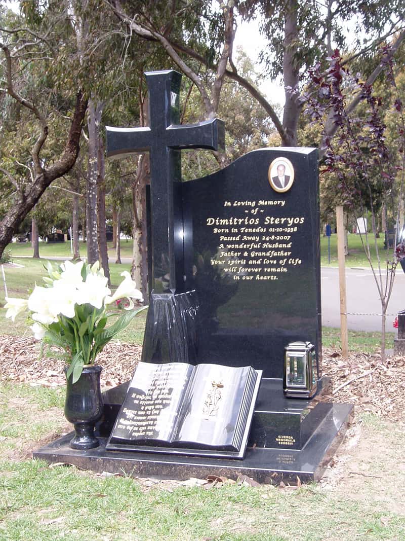 Lawn Monuments - Giovanni Vergara Memorials