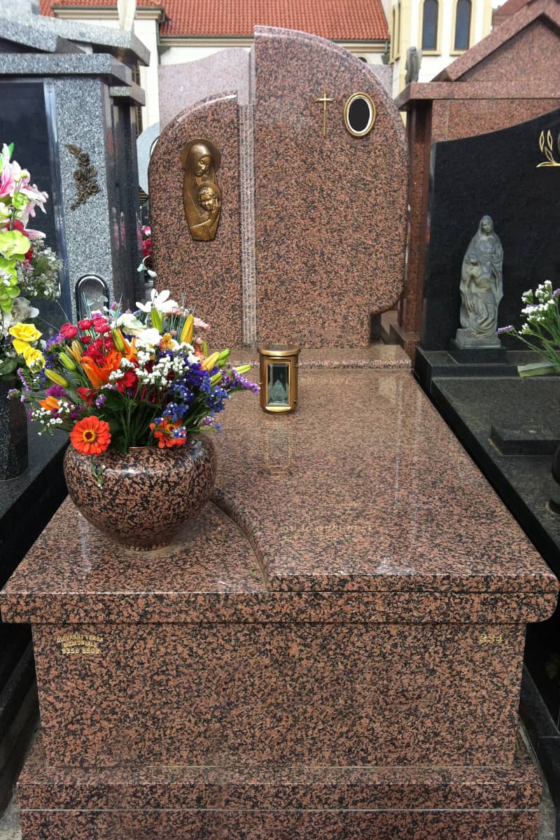 Single Cemetery Monuments in Melbourne