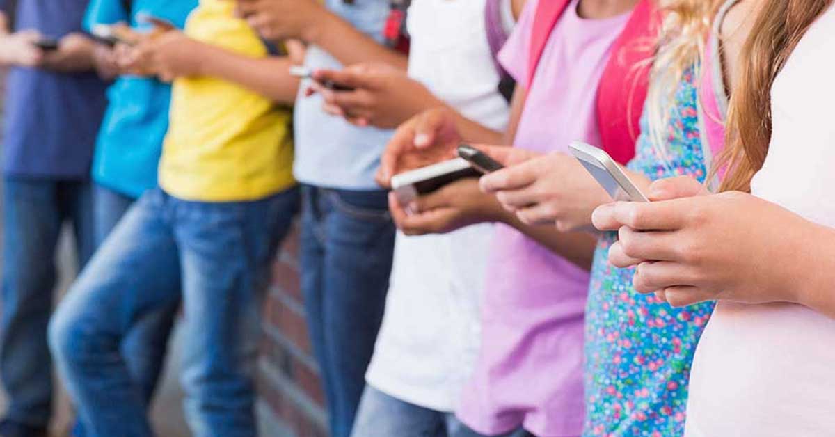 Should You Let Your Child Take a Cell Phone to School?