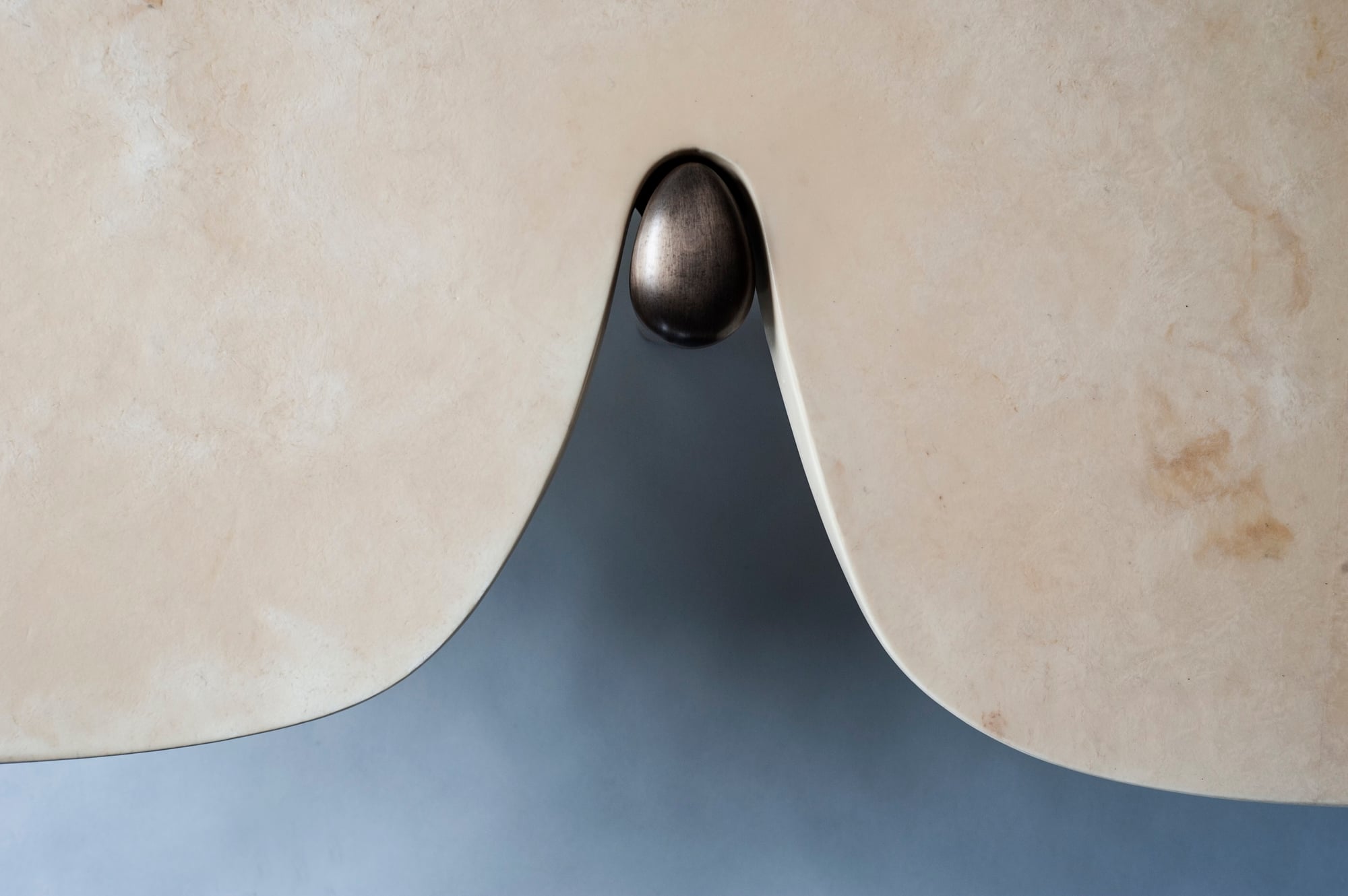 DeMuro Das - CONTOUR COFFEE TABLE (CARTA)