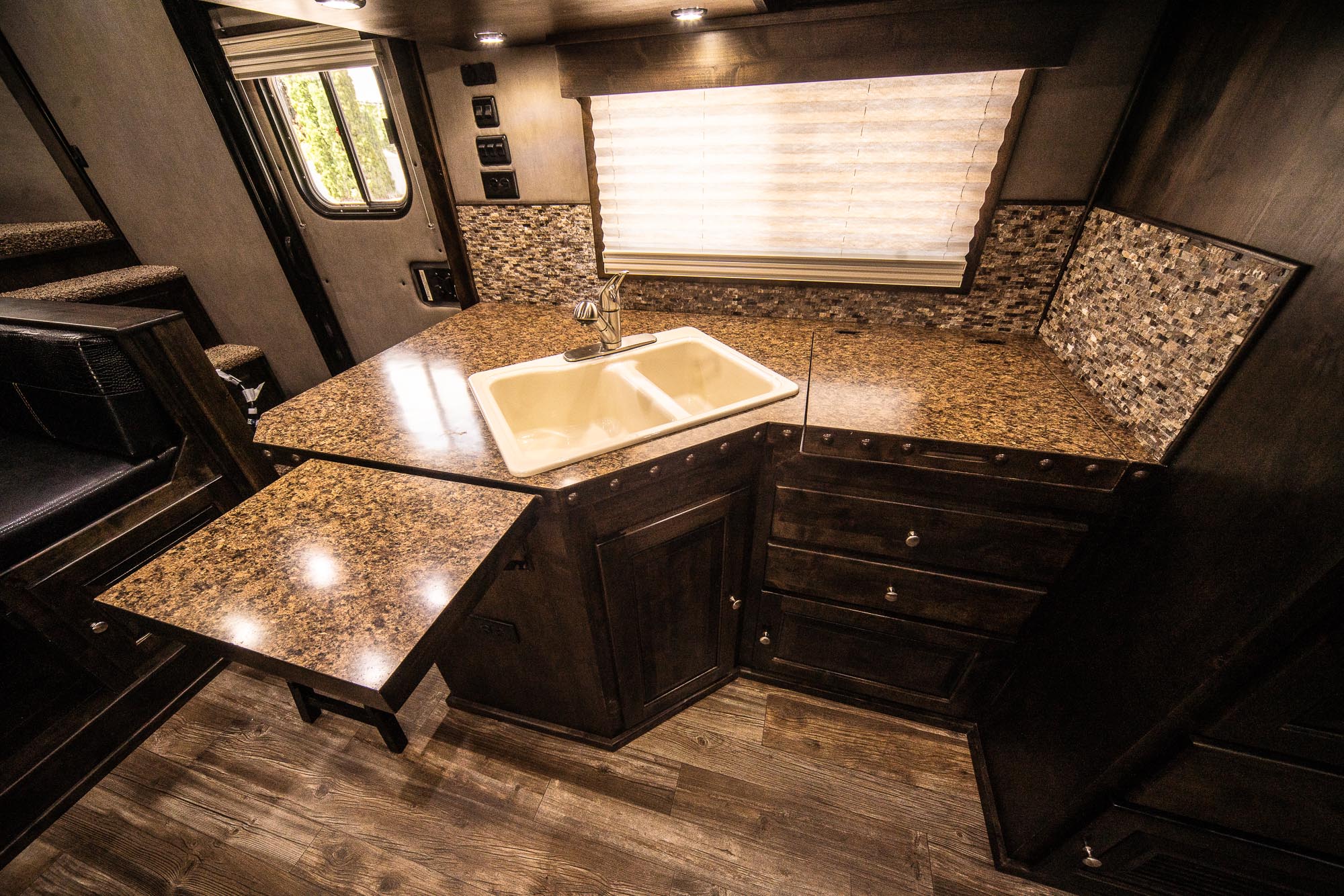 Living Quarter Customization | Logan Coach