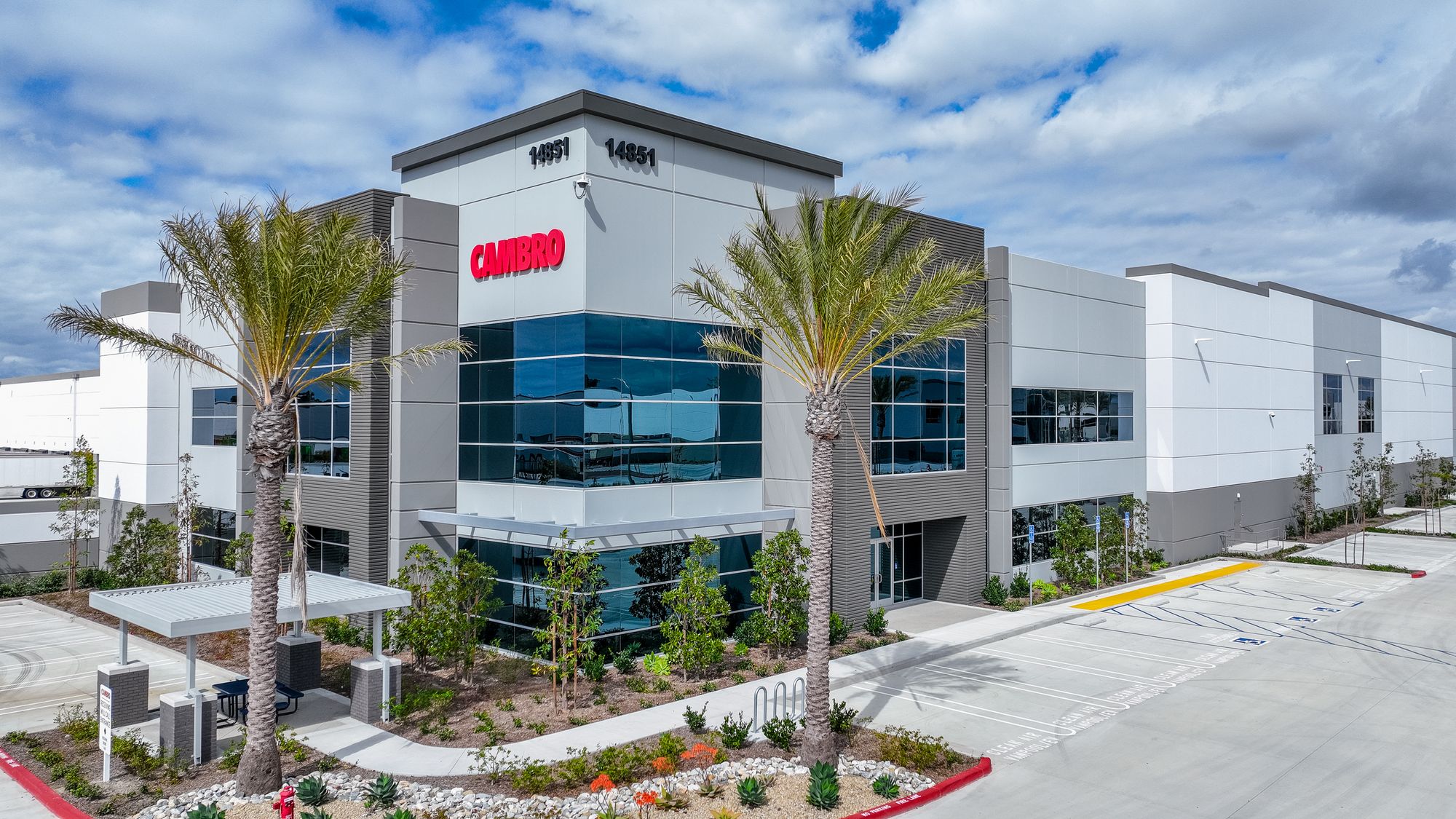 Cambro - Commercial - Huntington Beach, CA | SaresRegis.com