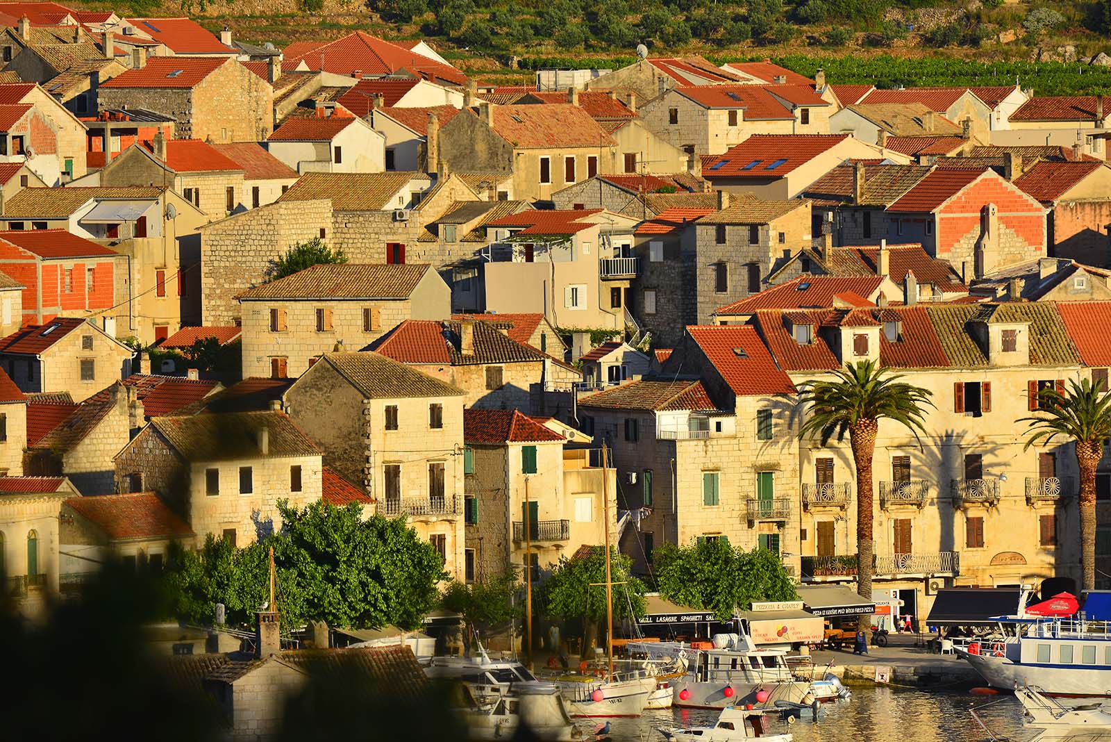 Turistička zajednica Komiže - početna stranica