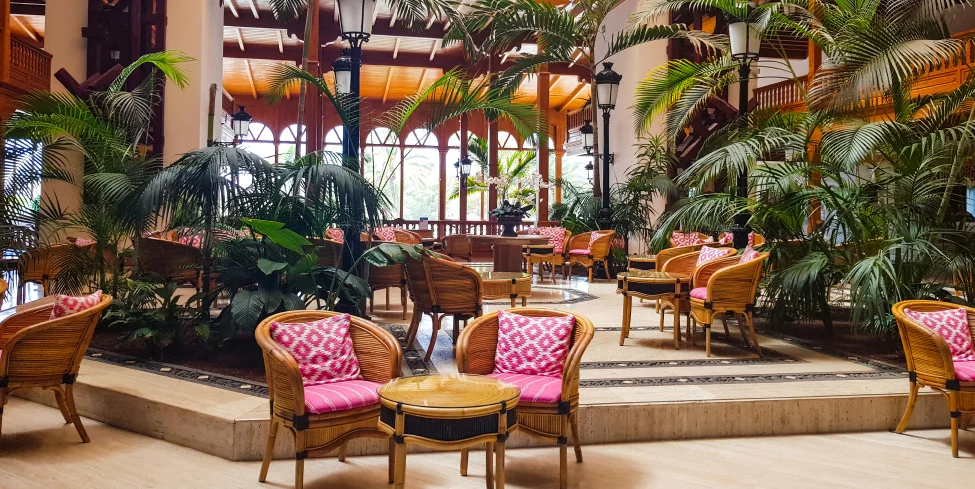 12 Key Elements of a Hotel Lobby Designs Guests Adore