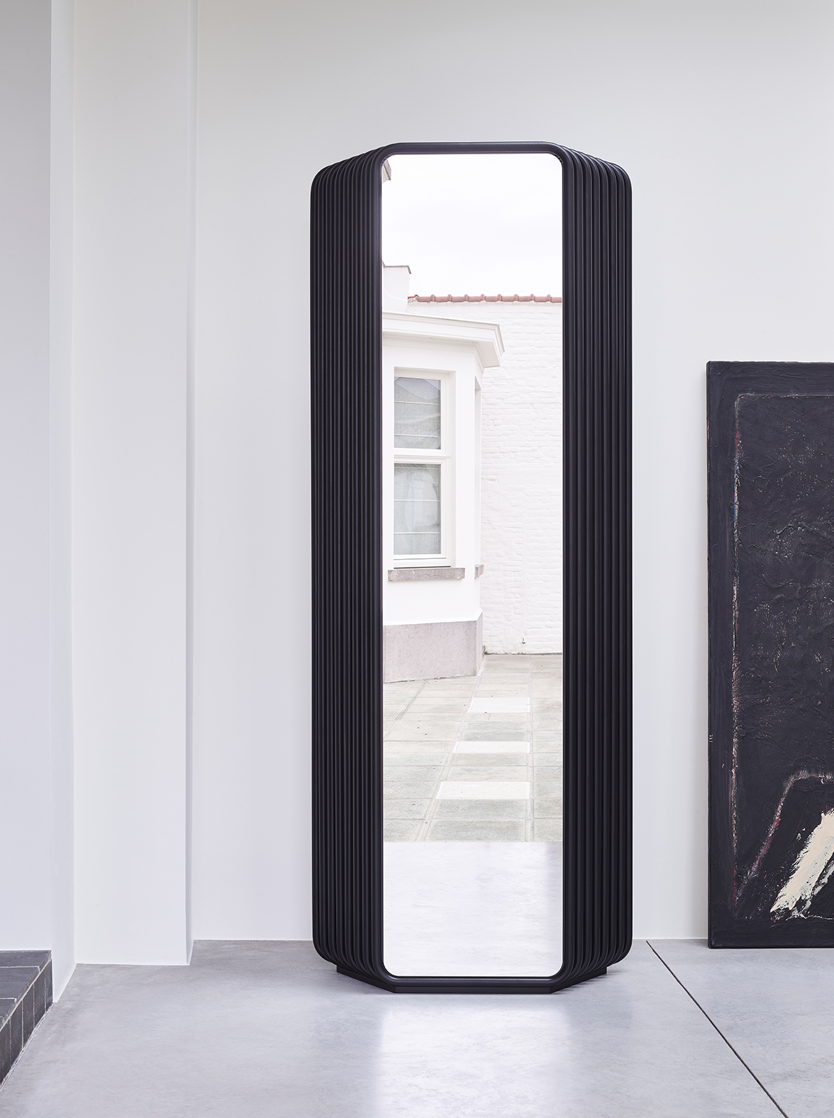 Echo mirror / Echo by Maarten De Ceulaer Deknudt Mirrors