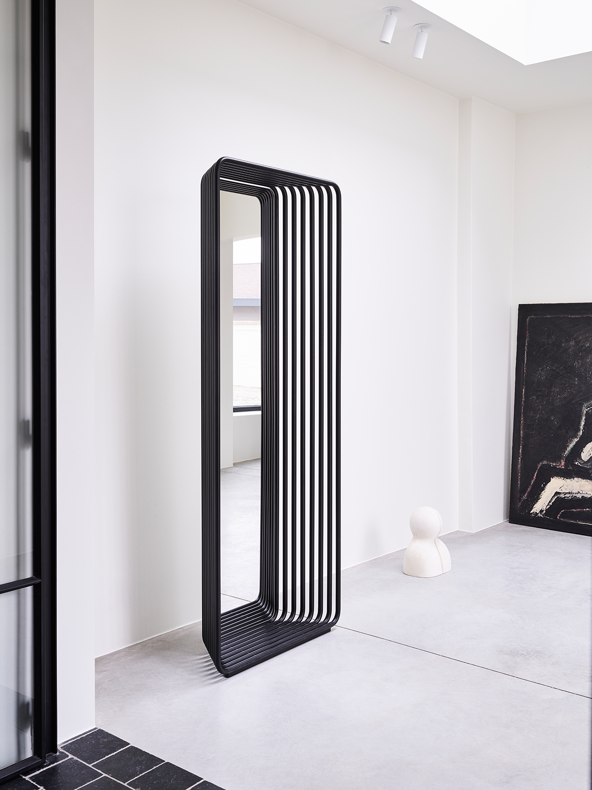 Echo mirror / Echo by Maarten De Ceulaer Deknudt Mirrors