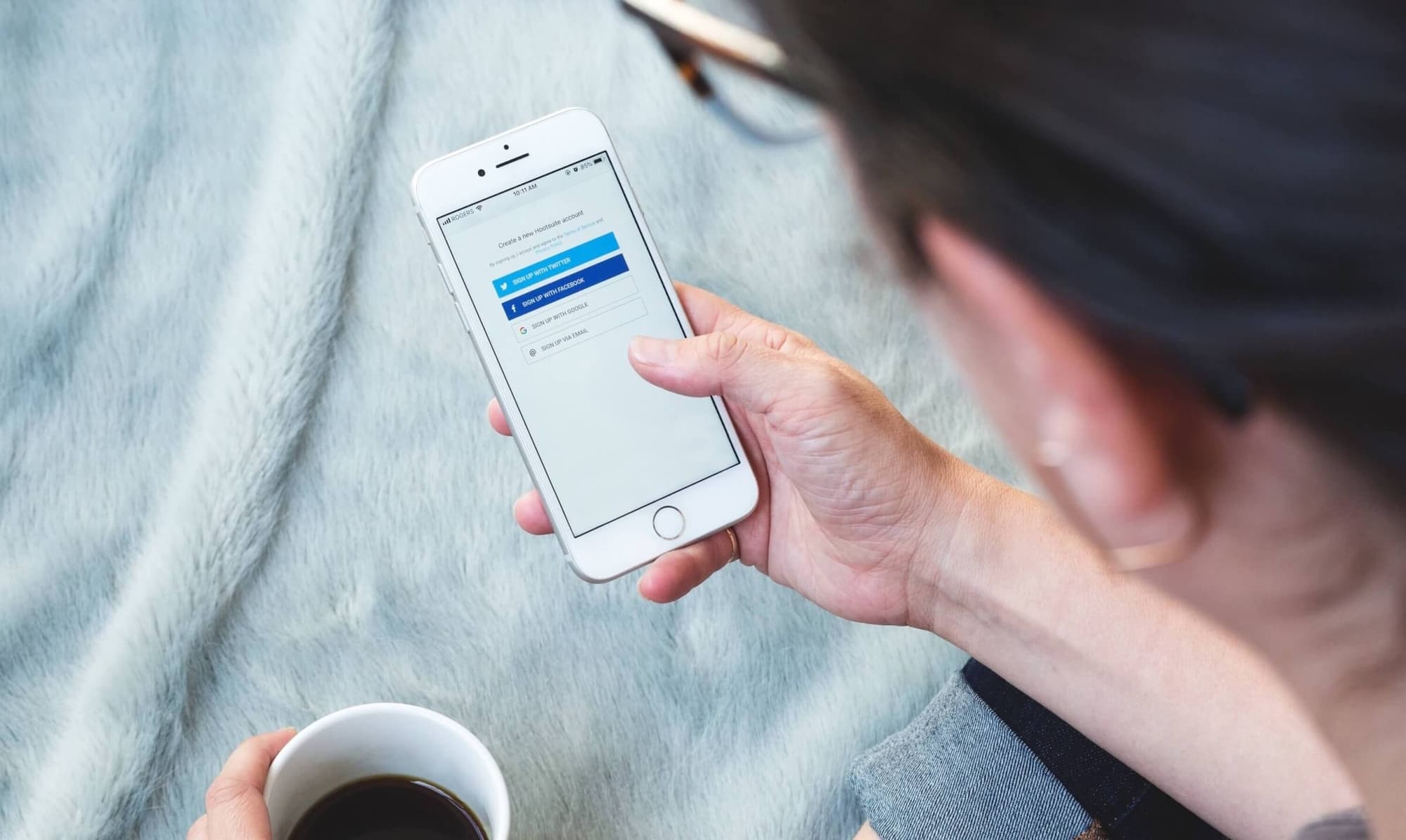 Gradual engagement: Why your mobile app's first screen should not be a ...