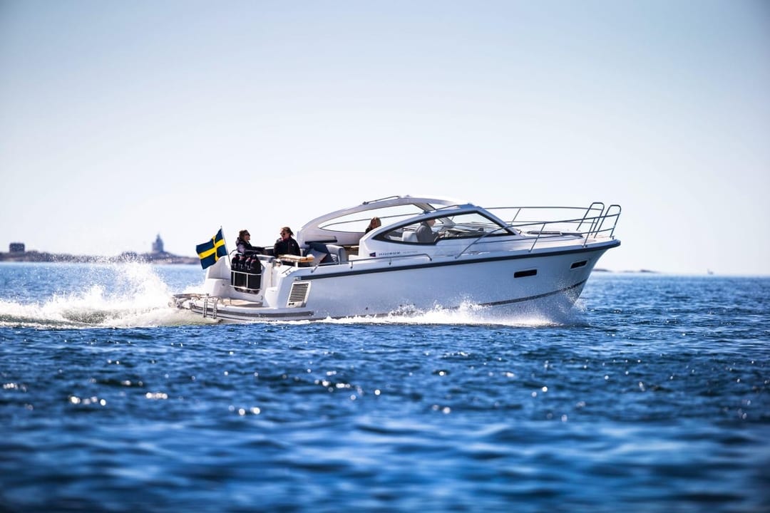 De Vaart Yachting - Nimbus Sealine Paragon Aquador Boats