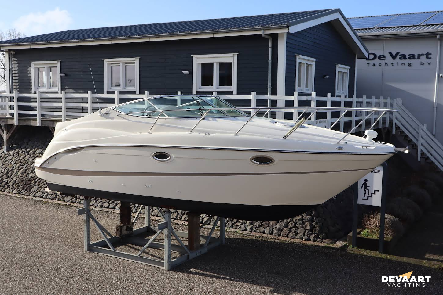 Maxum 2700 SCR - De Vaart Yachting