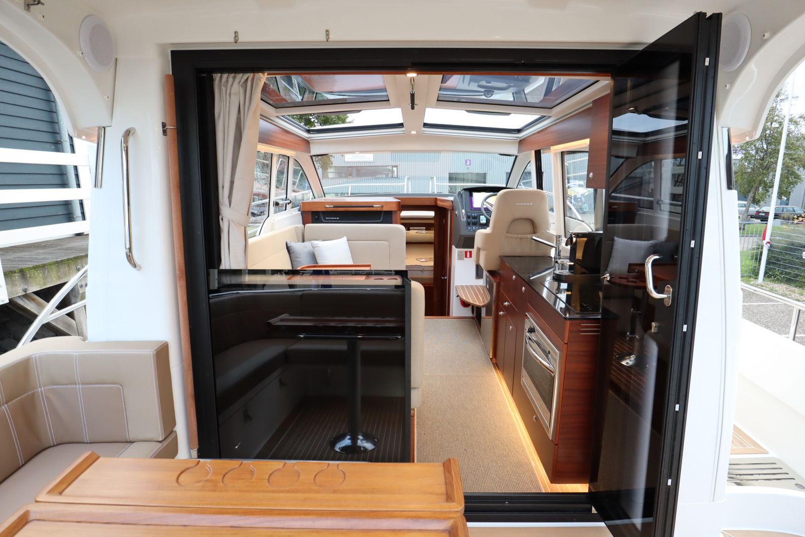 De Vaart Yachting - Nimbus Sealine Paragon Aquador Boats