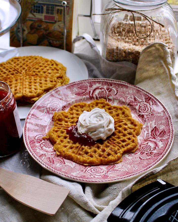 Vegaaniset vohvelit täysjyväspeltistä - Birkkalan reseptit