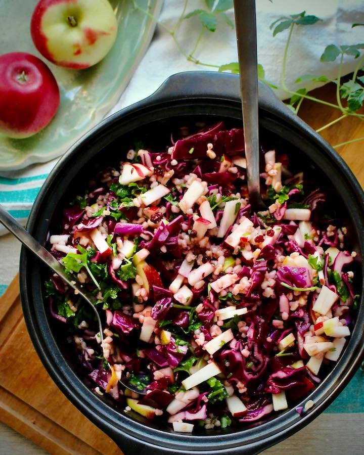 Omenainen speltti-punakaalisalatti - Birkkalan reseptit