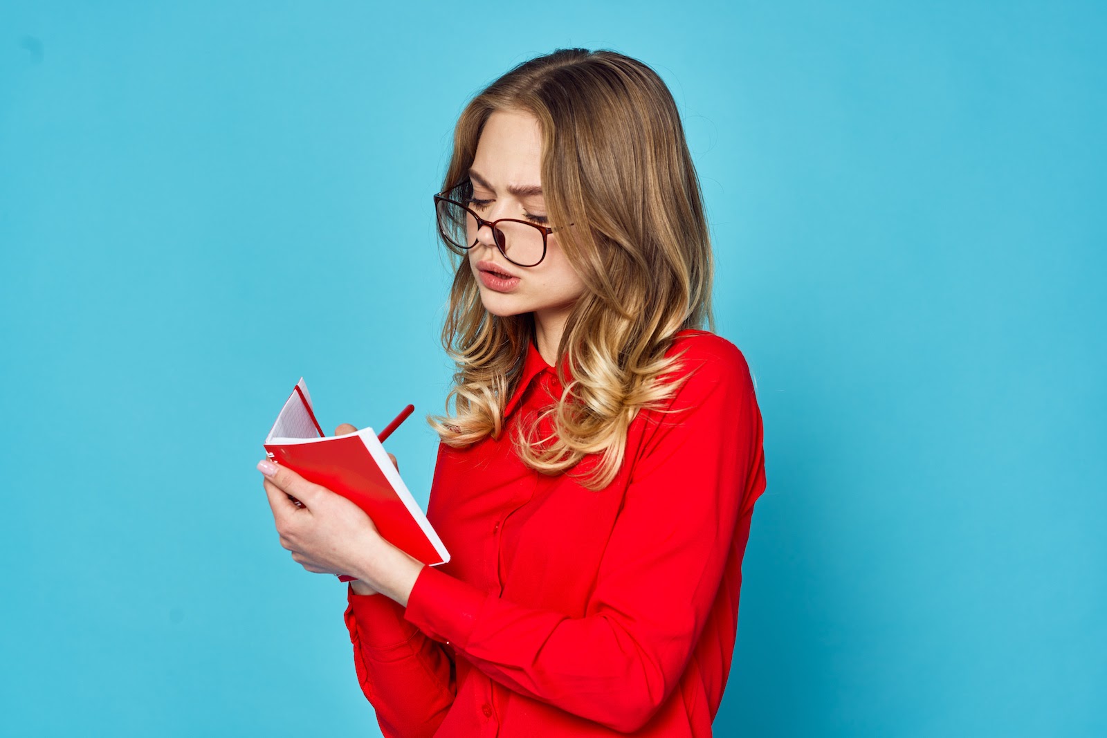 12 office administration courses to help you master office management