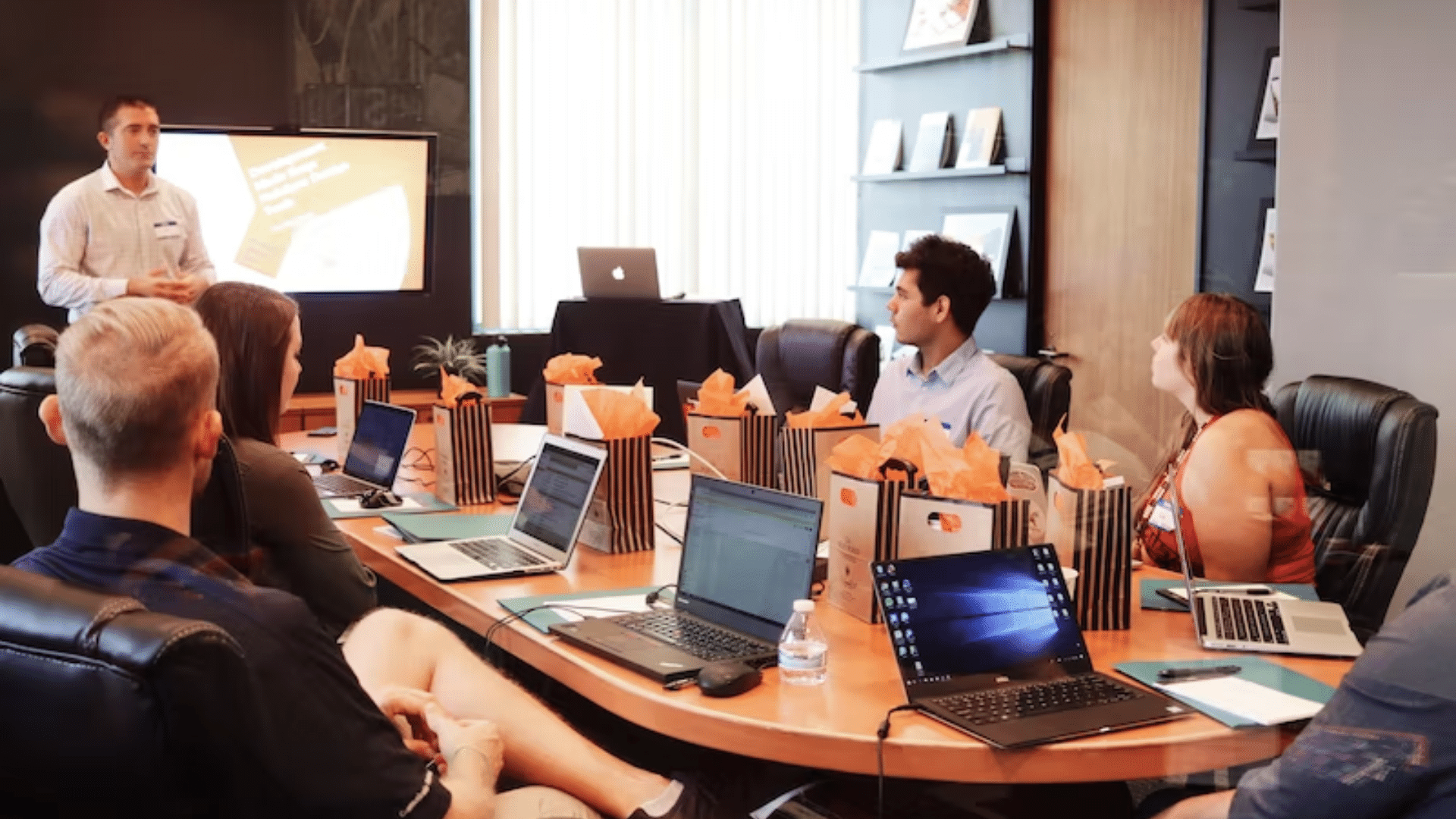 How to Conduct a Valuable QBR Meeting in 2023