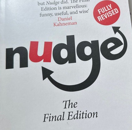גלעד ערמון - בלוג - Nudge דרכים לעזור