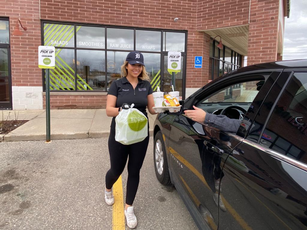 How Curb-side Pickup is Transforming the Takeout Experience