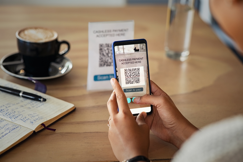 Scan, Dine, and Shine: How QR Codes Elevate the Customer Experince
