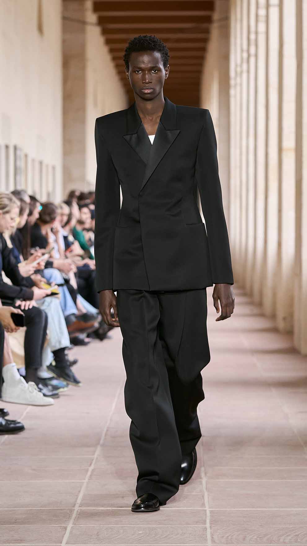 Givenchy Spring - Summer 2024 Men's Ready-to-wear Collection