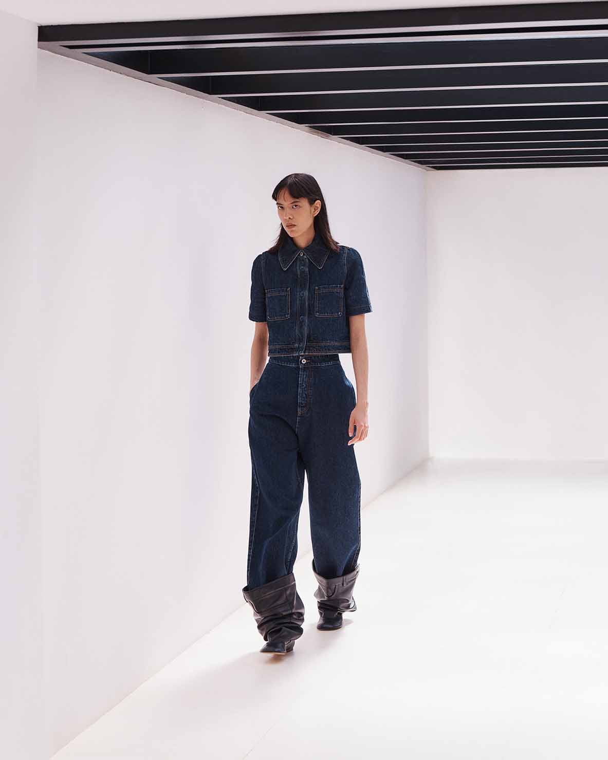 LOEWE Fall Winter 2023 women collection
