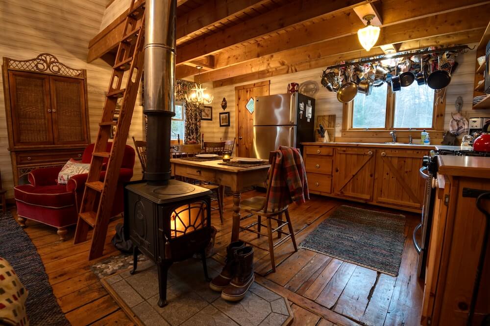Tiny Living: Tiny Cabin Decorating Tips