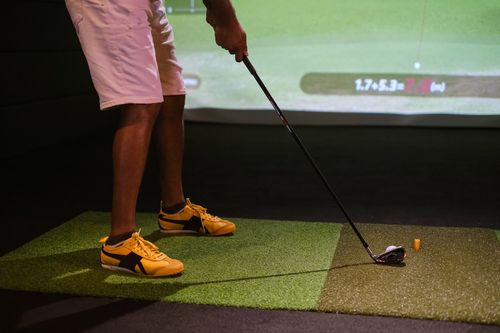 How to Create Your Own Tiny Home Indoor Golf Oasis
